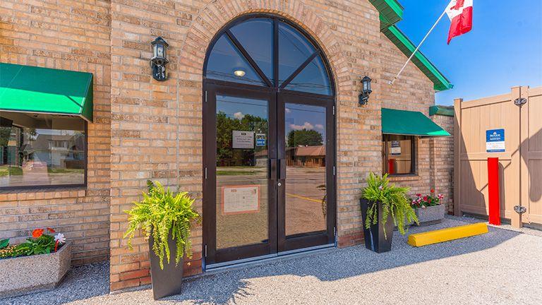 Chatham Storage Units @ 75 Richmond St 4 Weeks Free