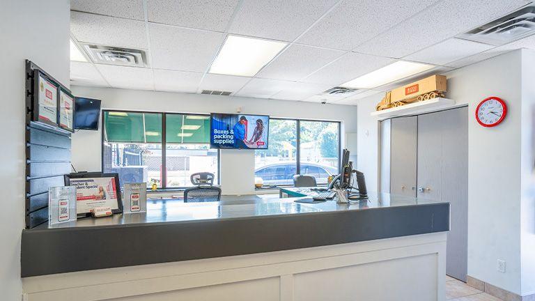 Chatham Storage Units @ 75 Richmond St 4 Weeks Free