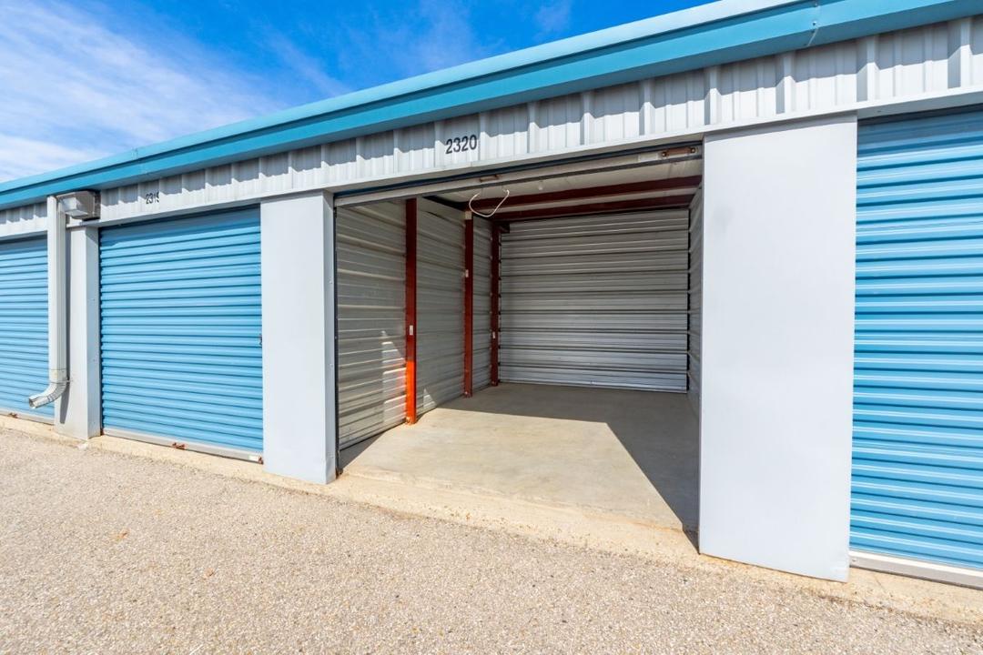 Rent Winnipeg Storage @ 22 Nature Park Way First rental discount